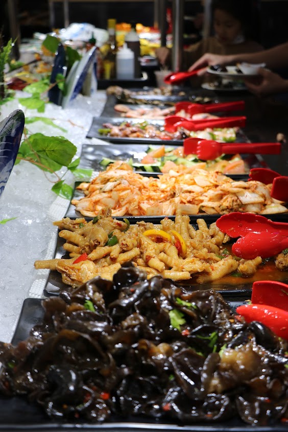 The only Asian buffet around here in the UCF area is Umi Sushi Buffet.